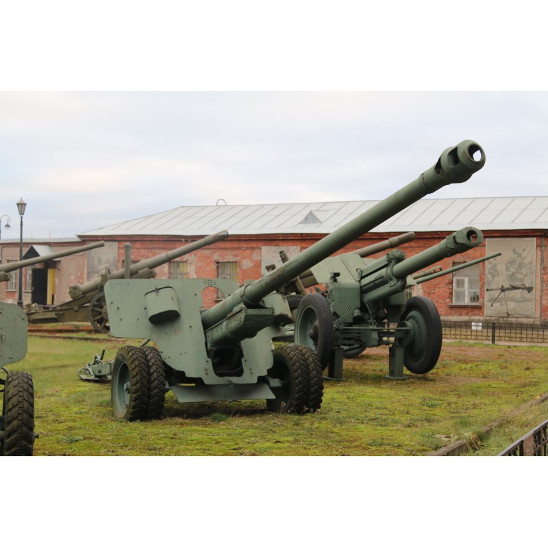 BS-3 100 mm field gun M1944.