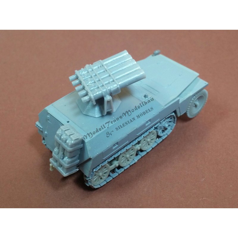 SdKfz 250 neu with 1/2 Panzerwerfer 42. Panzerwaffe'46